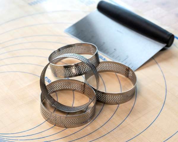 How to use perforated tart rings - The Westcoaster