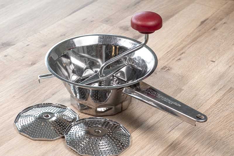 Make your own Easy Fresh Tomato Pasta Sauce. - john.webber22