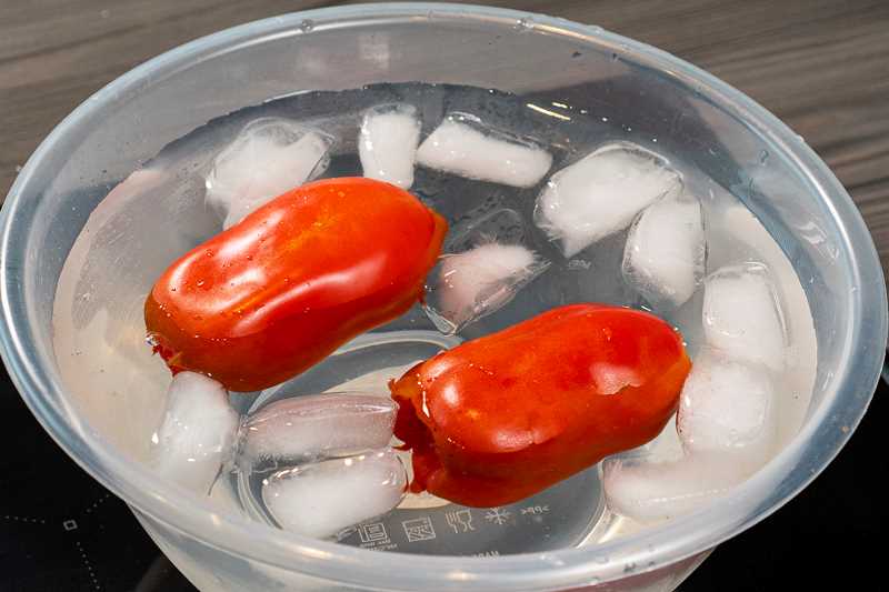 Make your own Easy Fresh Tomato Pasta Sauce. - john.webber22
